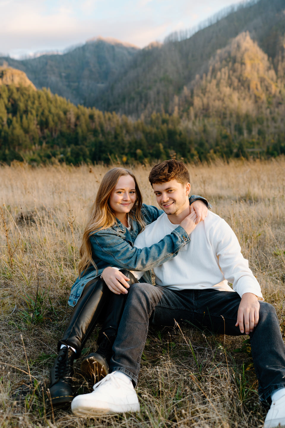 Columbia Gorge Couples Photo Shoot - kendiphotos.com