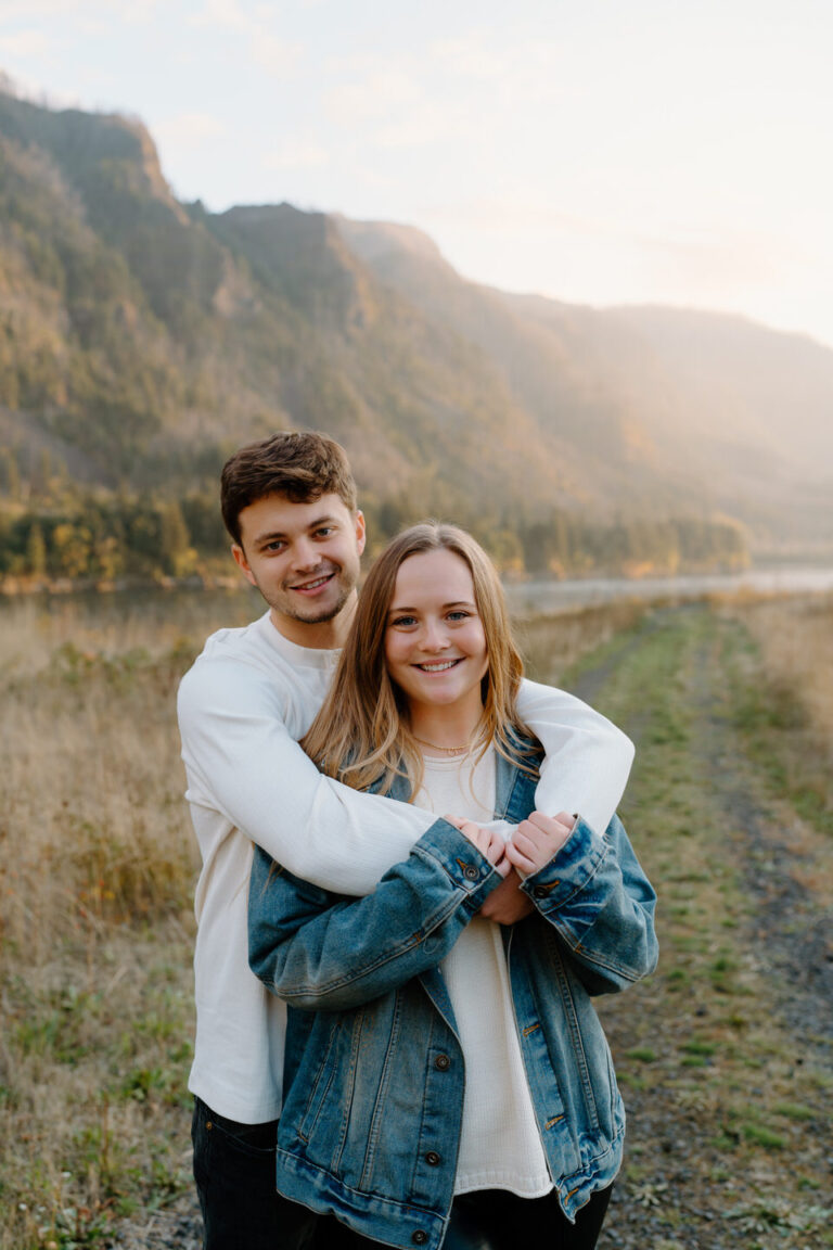 Columbia Gorge Couples Photo Shoot - kendiphotos.com