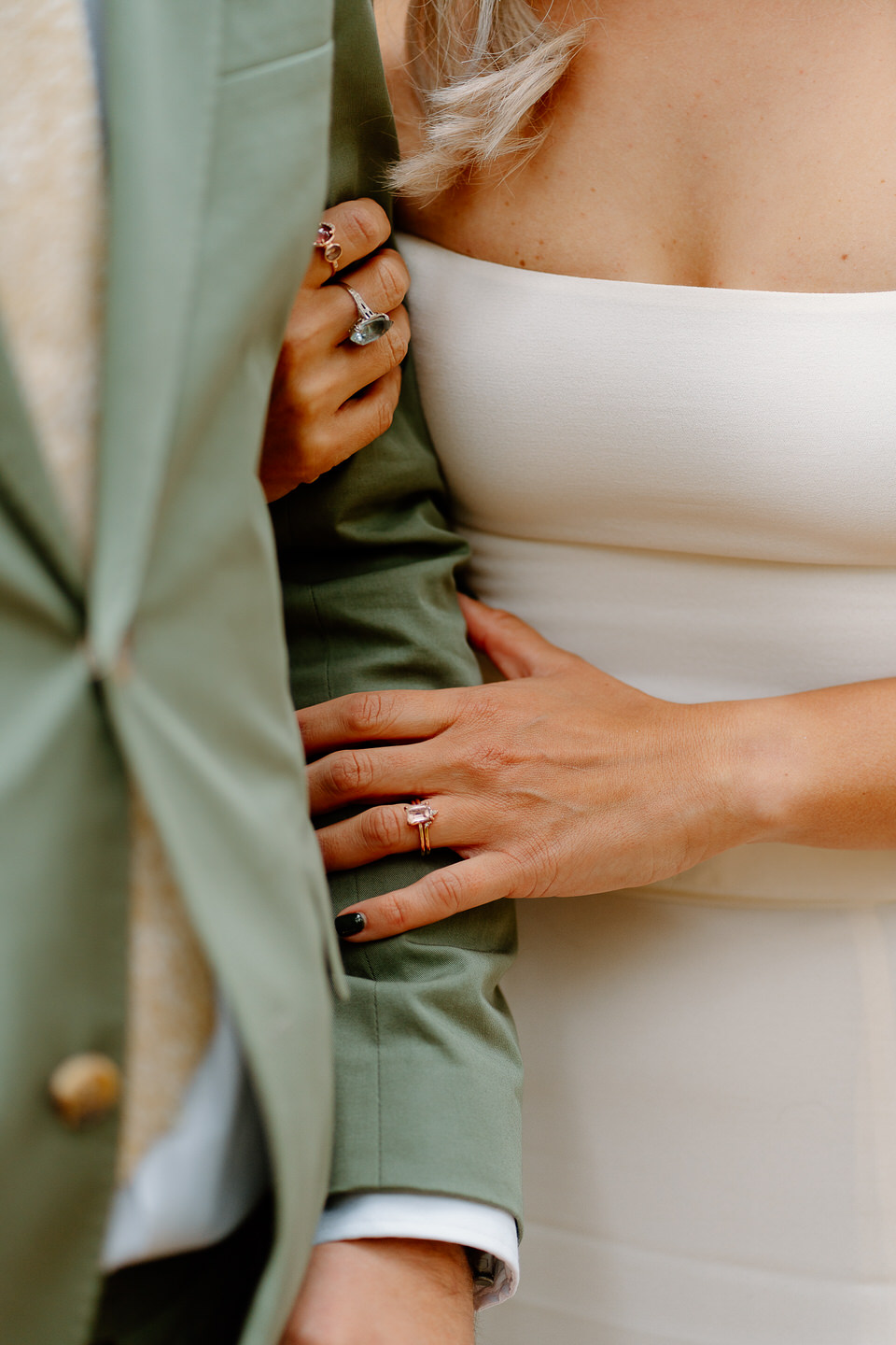 Suttle Lake Wedding - Intimate Wedding in Central Oregon - kendiphotos.com