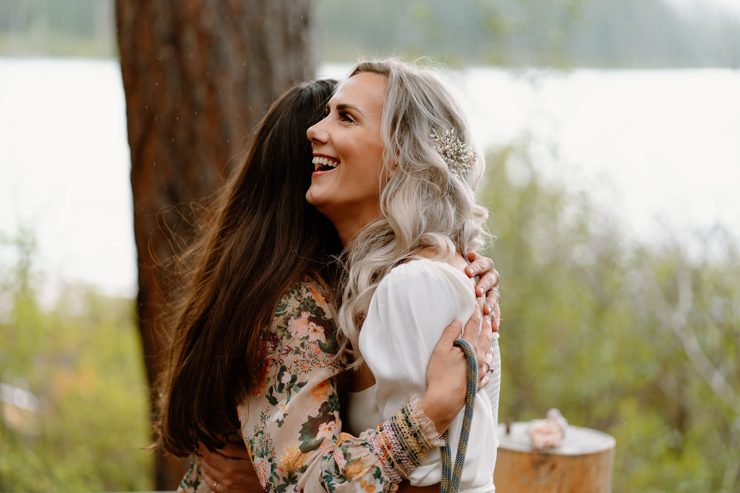 Suttle Lake Wedding - Intimate Wedding in Central Oregon - kendiphotos.com